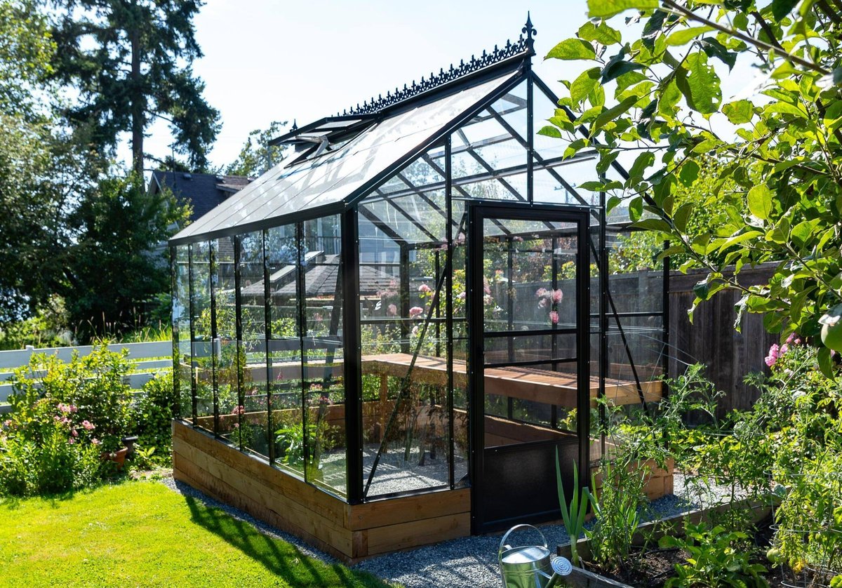 How Do I Choose the Right Greenhouse for My Goals?